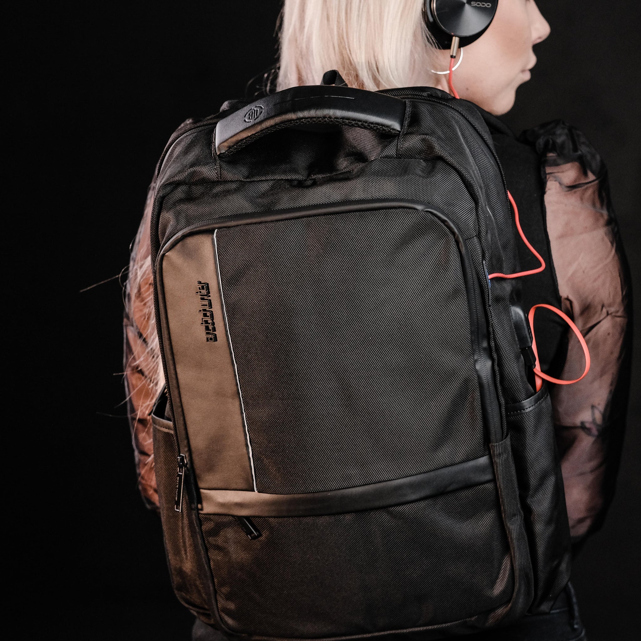 ArcticHunter Acadia Premium Water Resistant Business Laptop Backpack ...